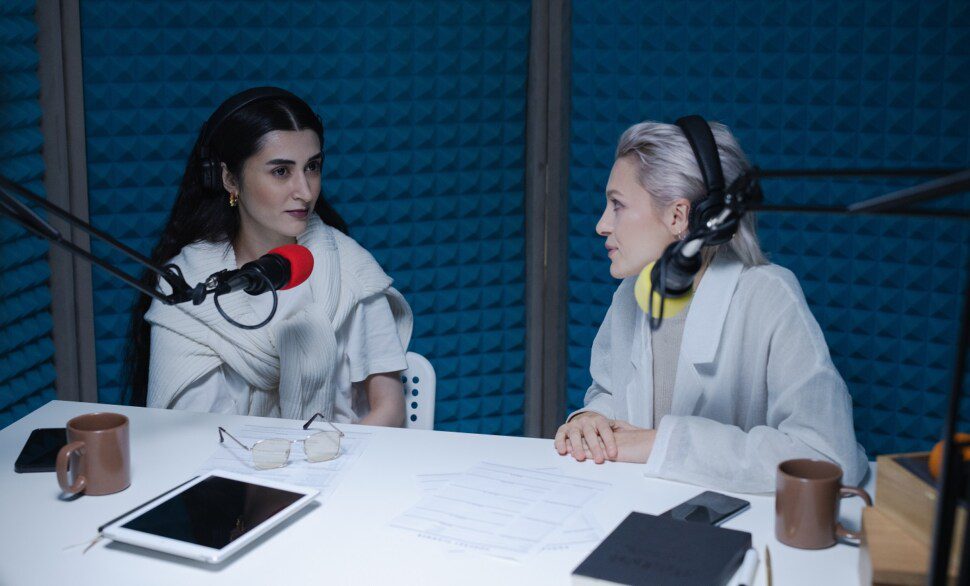 How To Start a Radio Station? Guide for Starting Your Radio Show Online